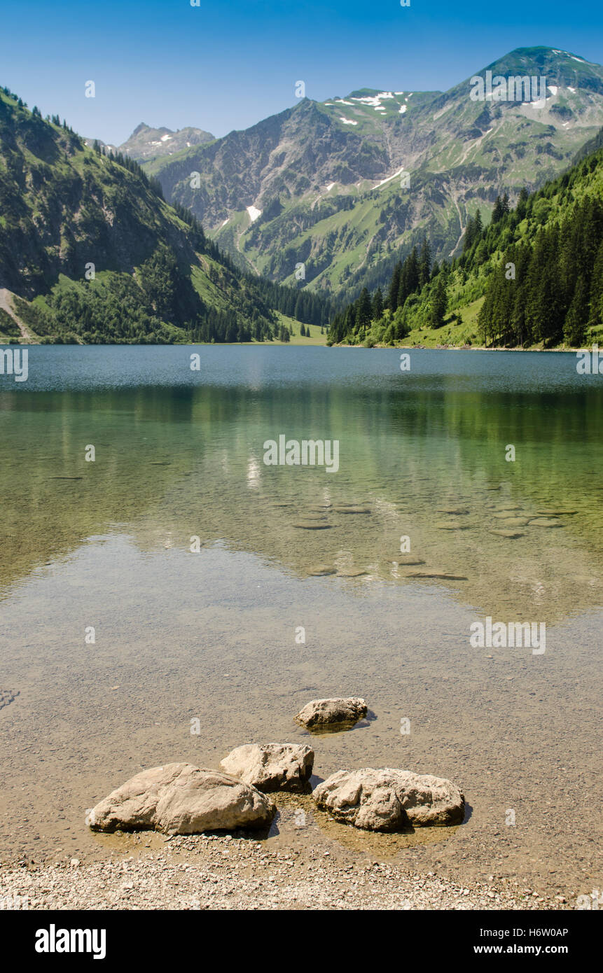 Lakes and mountain vacations hi-res stock photography and images - Alamy