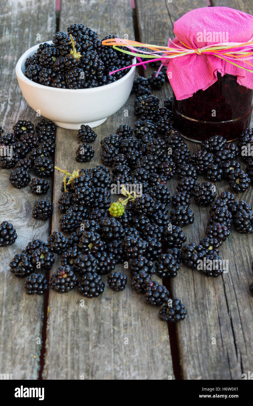 Deep red fruits hi-res stock photography and images - Alamy