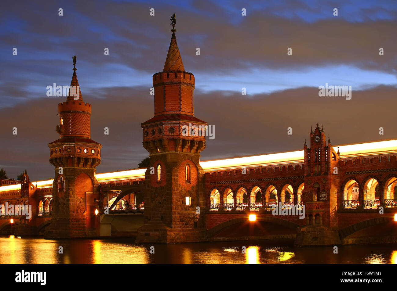 Berlin bridges hi-res stock photography and images - Alamy