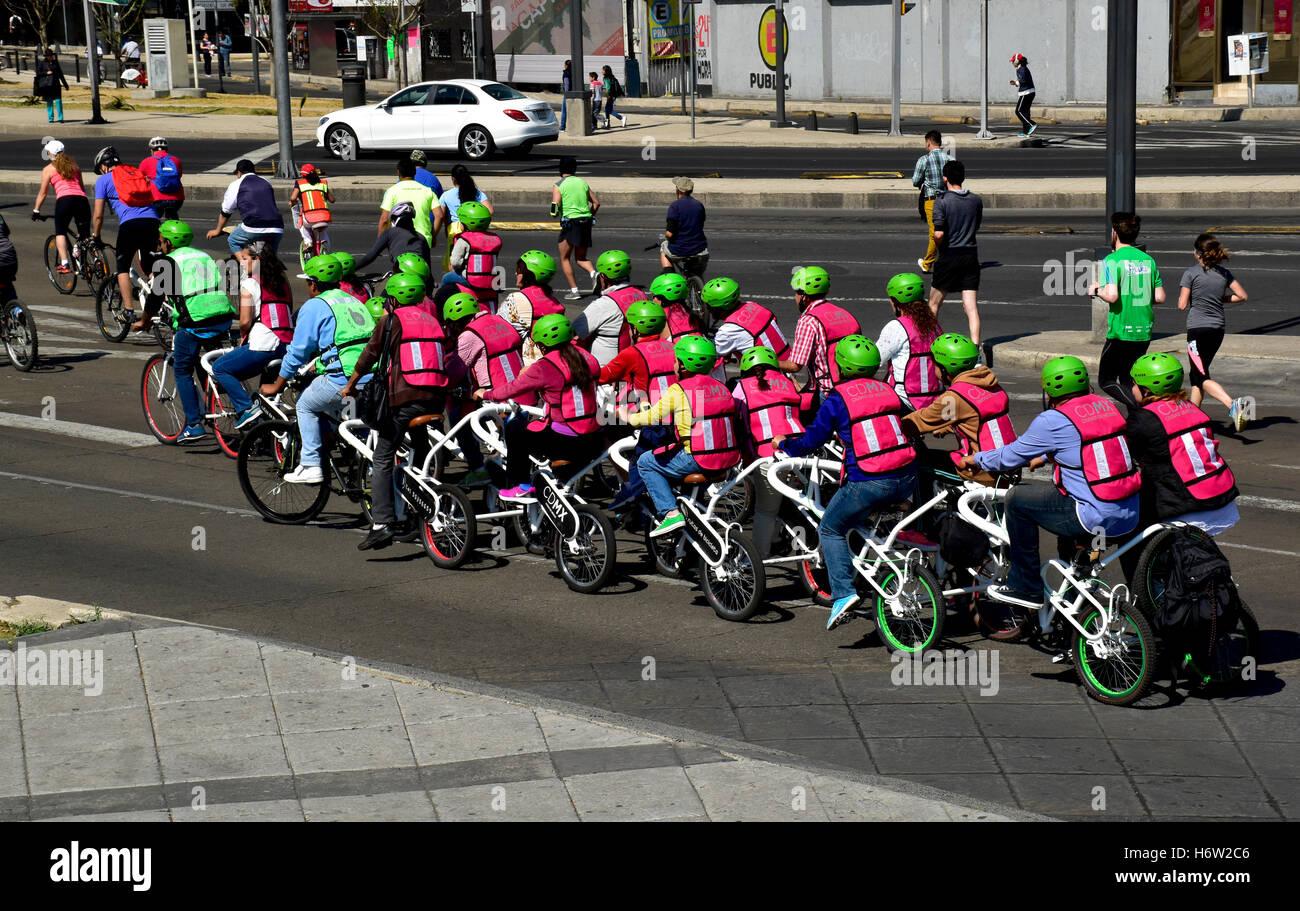 Kids on bus mexico hi-res stock photography and images - Alamy
