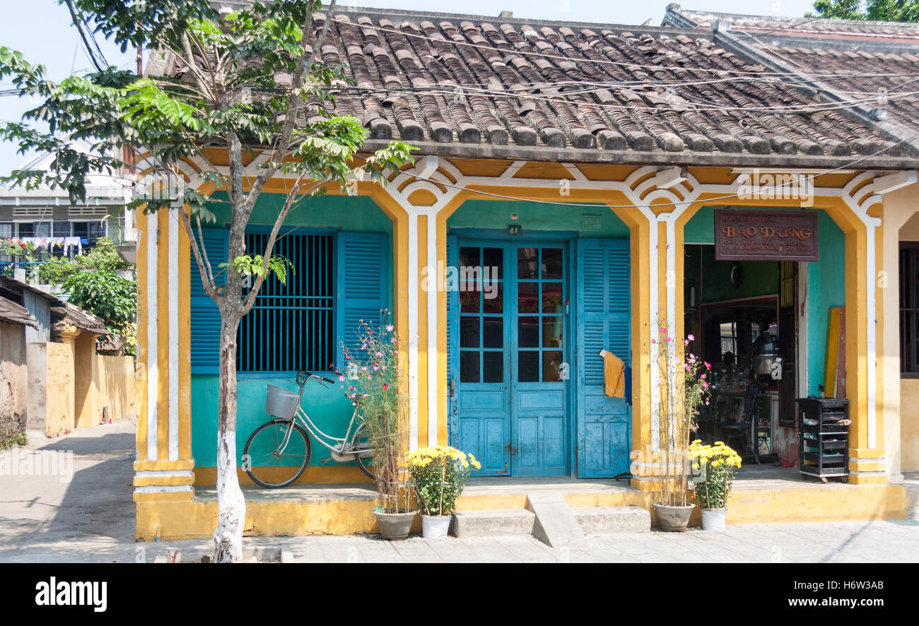Typical house on a street in Hoi An, Vietnam Stock Photo - Alamy