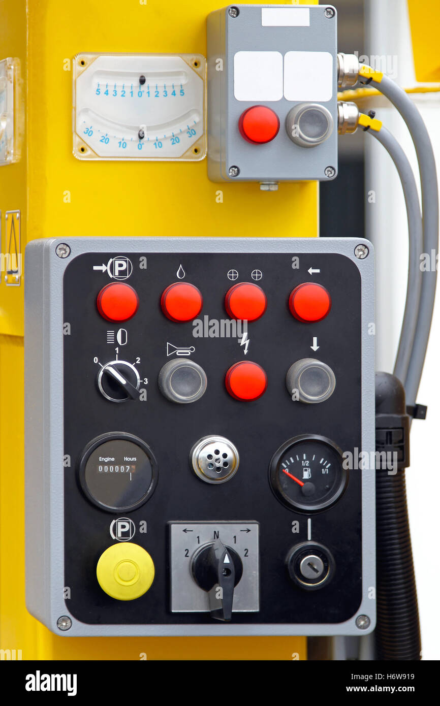 Control machines hi-res stock photography and images - Alamy