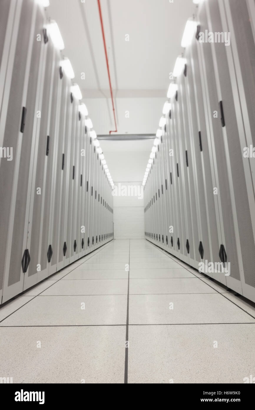 Data center server rows hi-res stock photography and images - Alamy