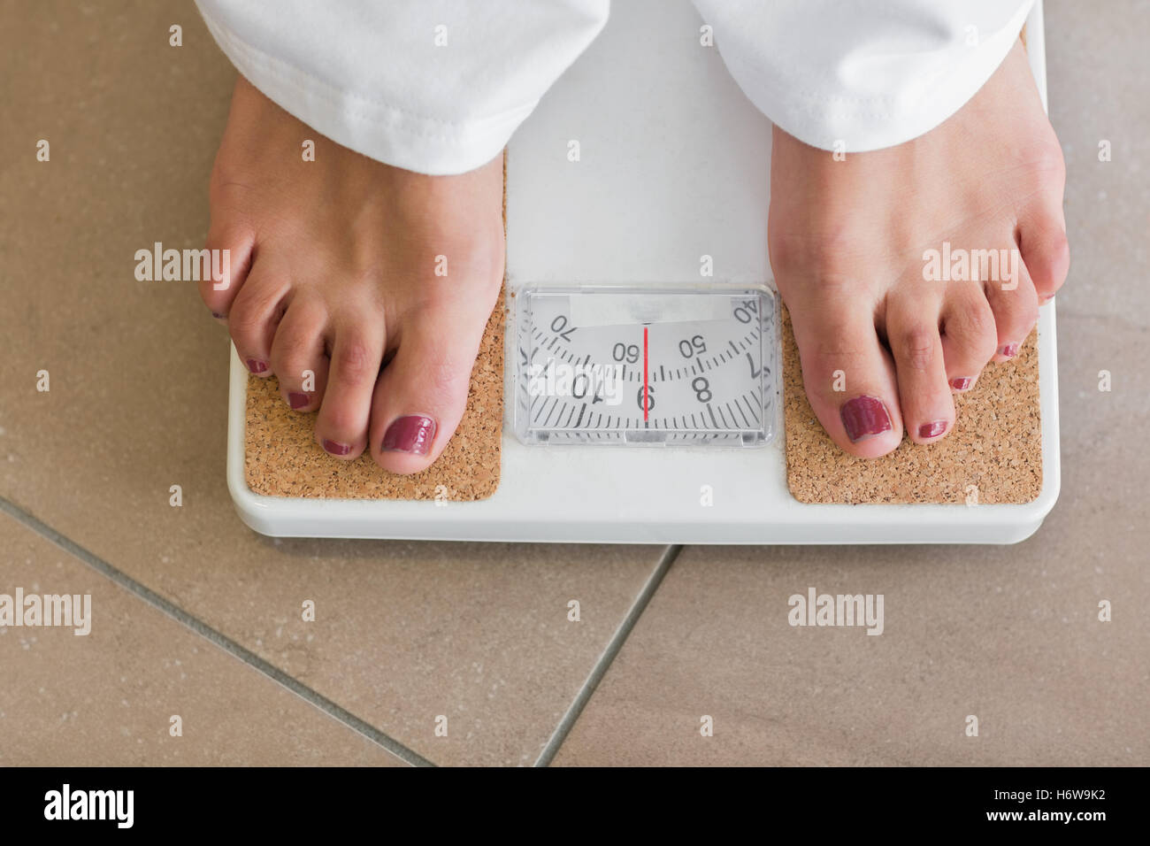 Woman standig hi-res stock photography and images - Alamy