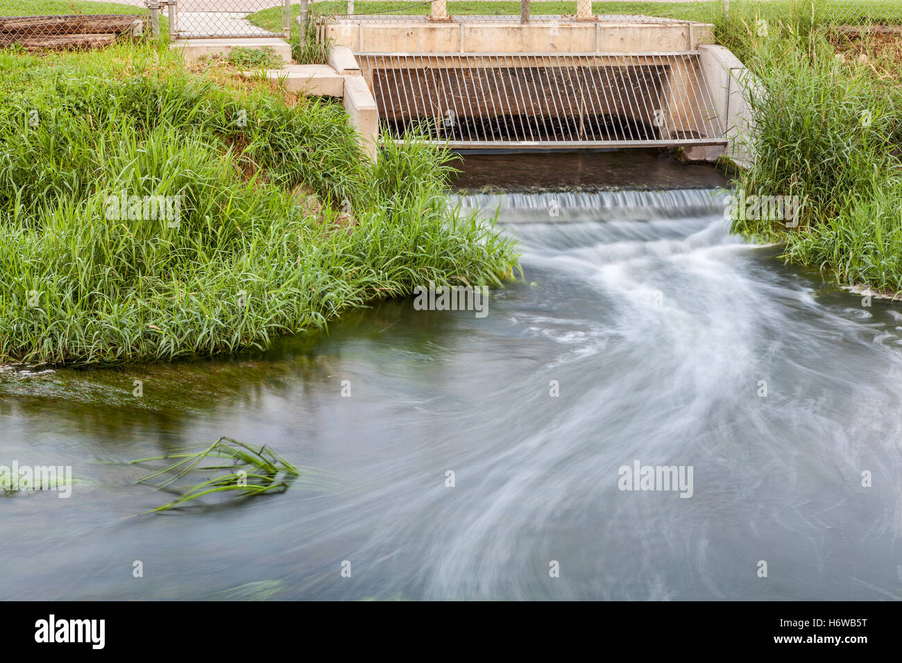 Sewage outflow hi-res stock photography and images - Alamy