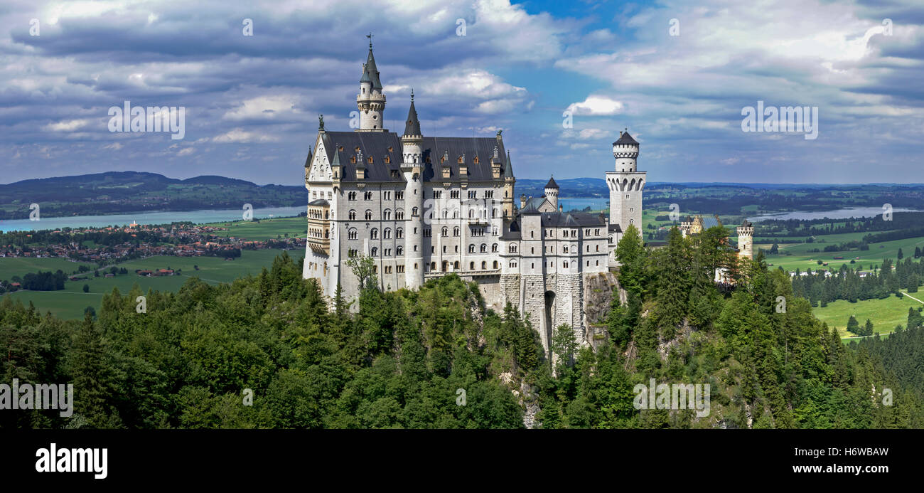 Construction of schloss neuschwanstein castle hi-res stock photography ...