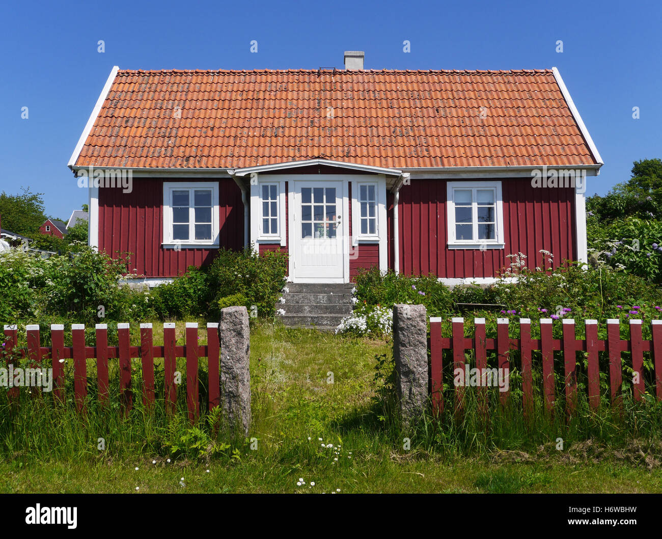 Swedish wooden house houses home hi-res stock photography and images ...
