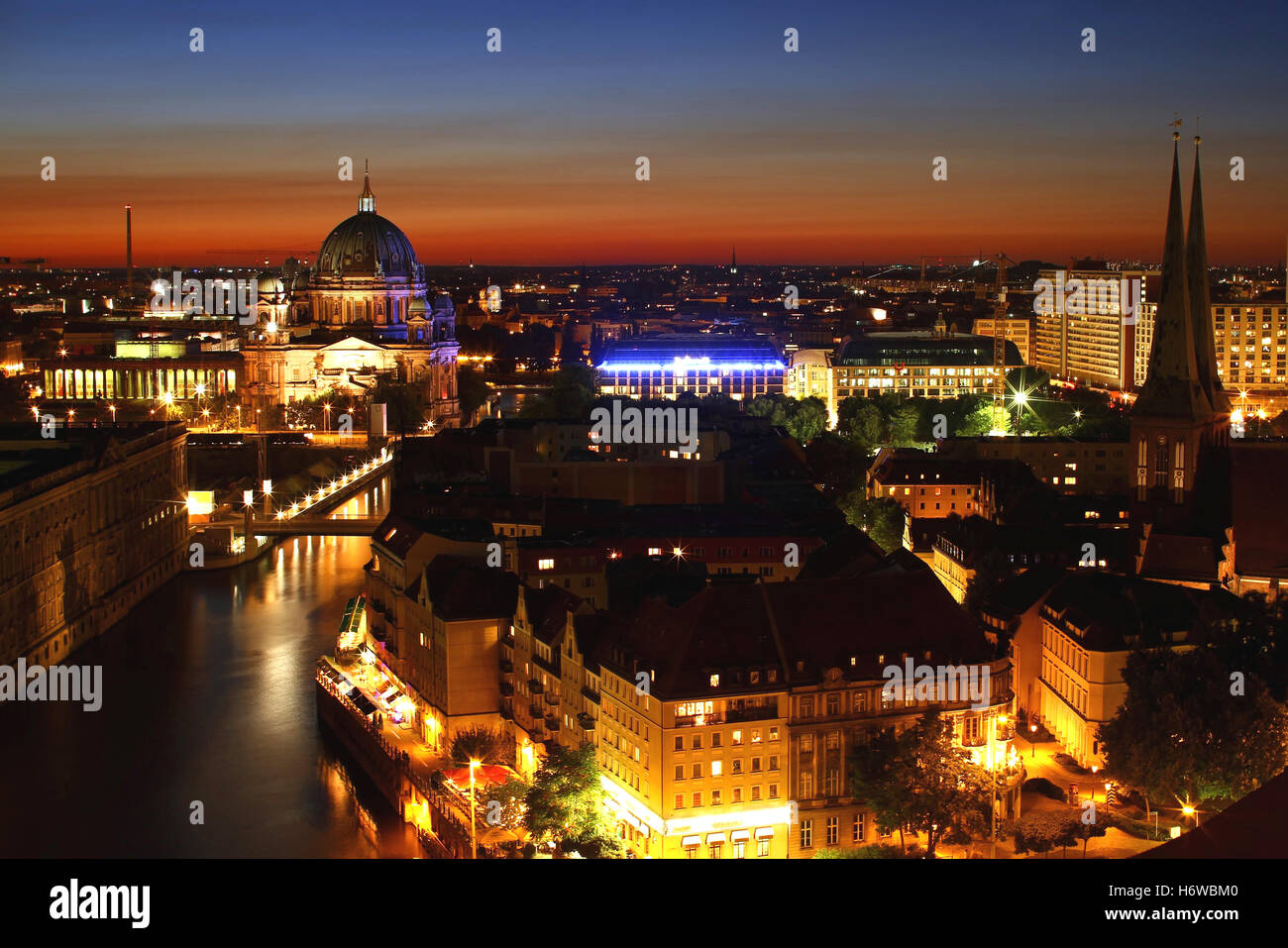 Noble buildings hi-res stock photography and images - Alamy