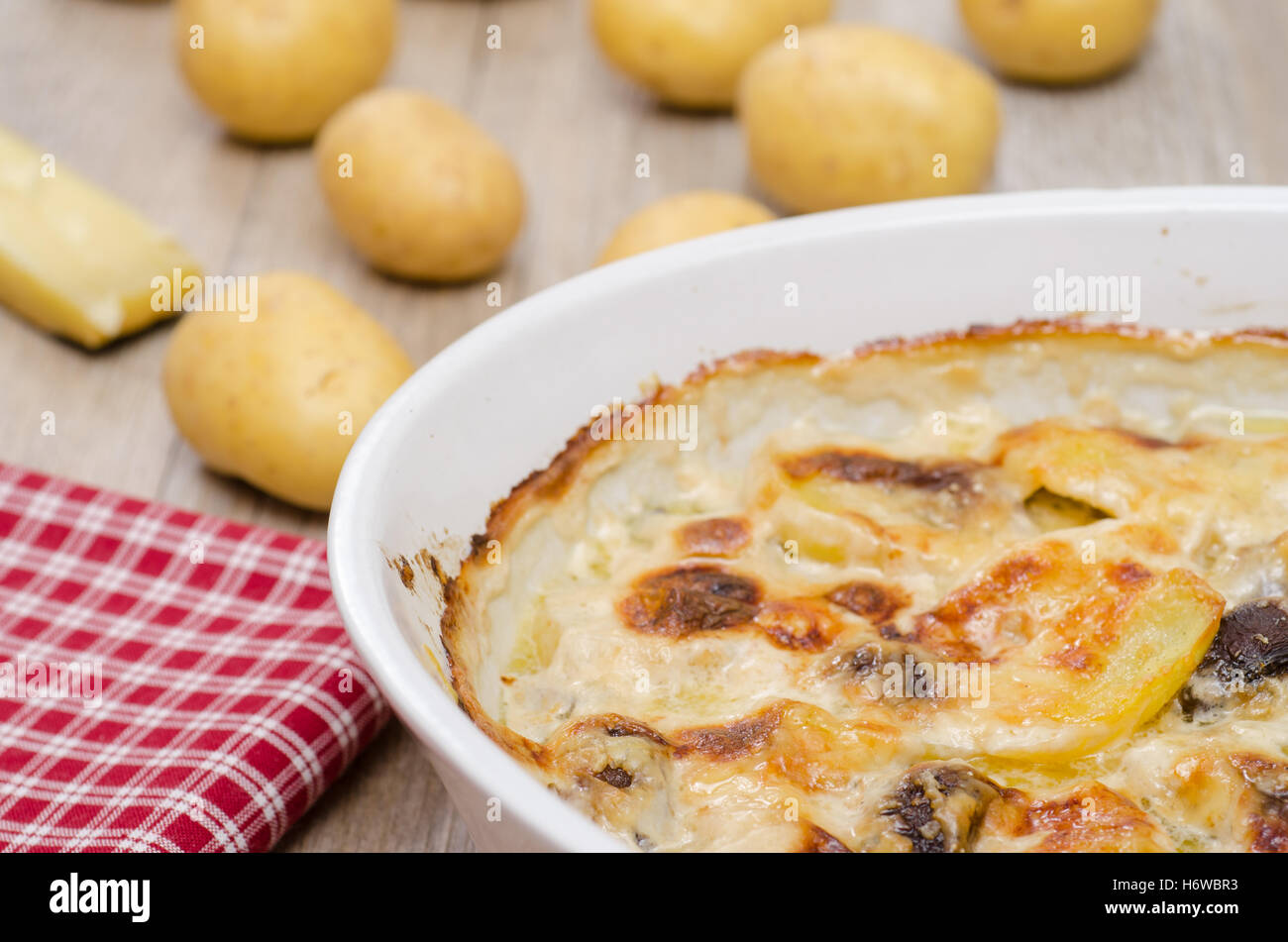 Main food dish hi-res stock photography and images - Alamy