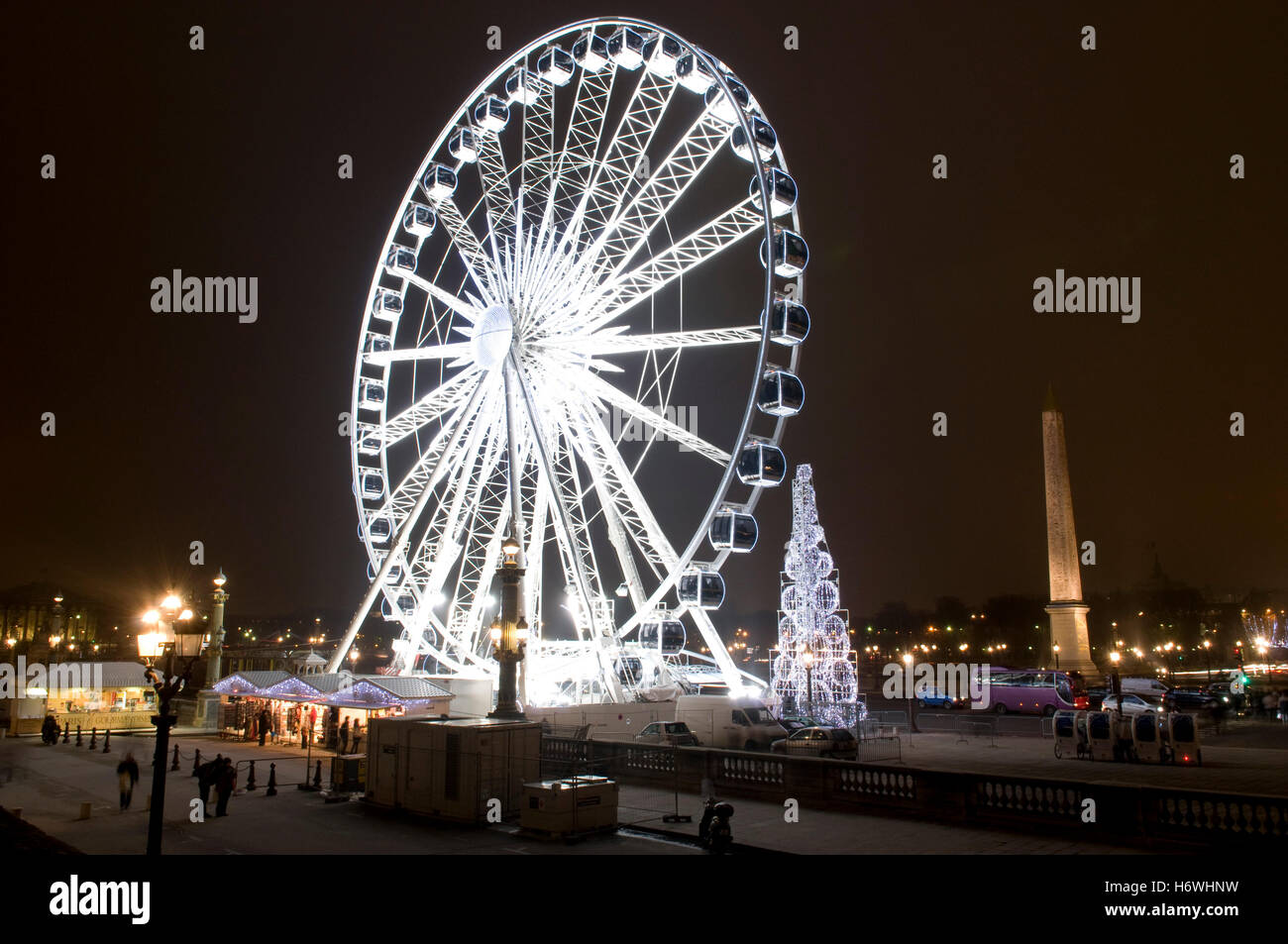 Obelisk and ferris wheel on Place de la Concorde, night shot, Paris ...