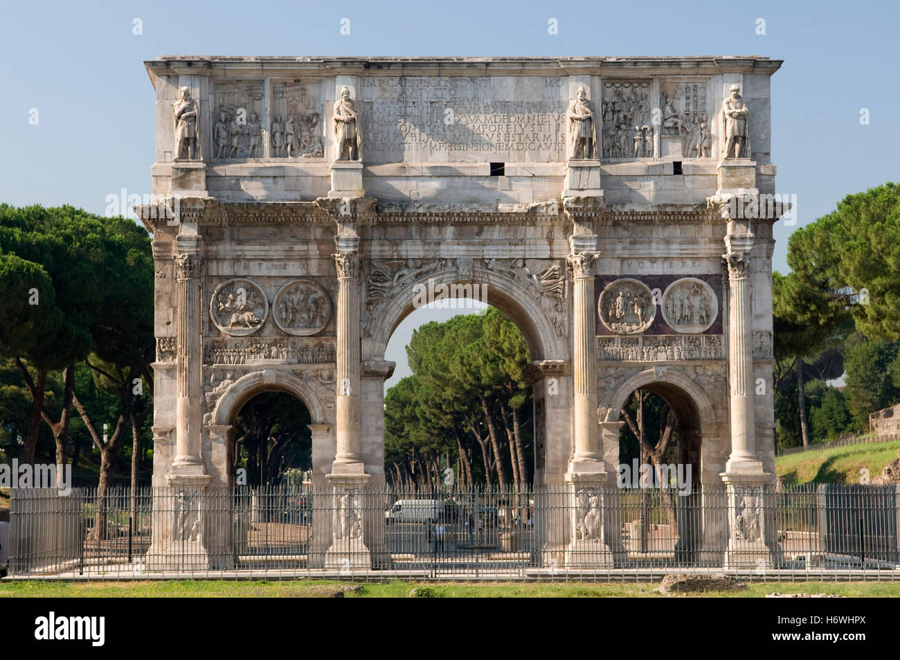 Triumphal arches of rome hi-res stock photography and images - Alamy