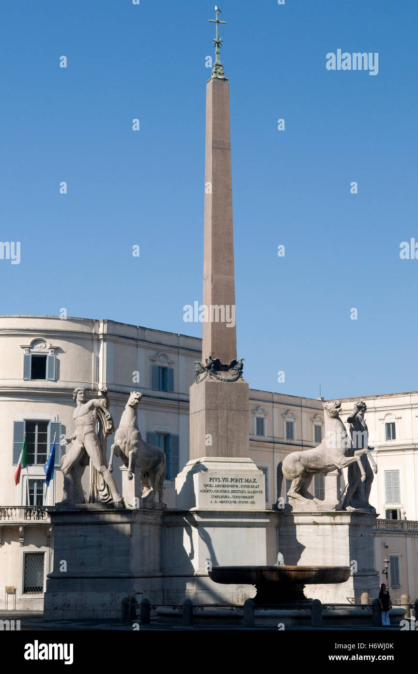 Quirinale square hi-res stock photography and images - Alamy