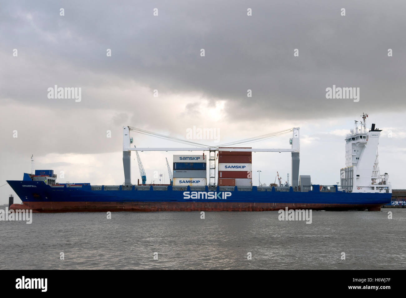 Container Ship Samskip on the Weltschifffahrtsweg sea route, Cuxhaven ...