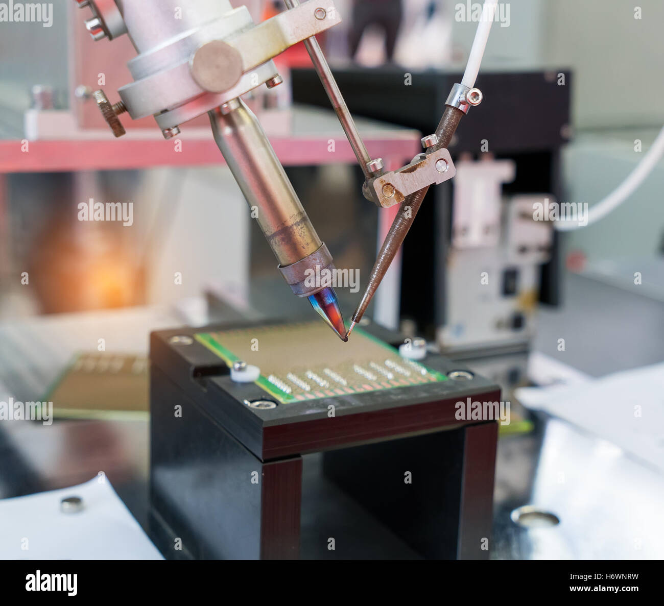 Automated robotic arm hi-res stock photography and images - Alamy