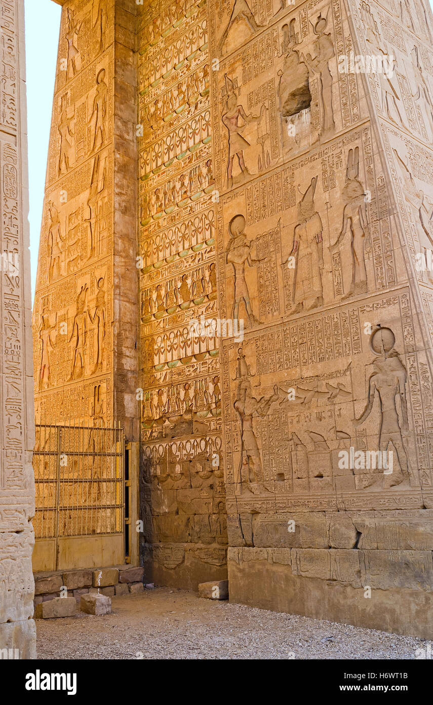 The inner part of the entrance gate of the Khonsu Temple, decorated ...