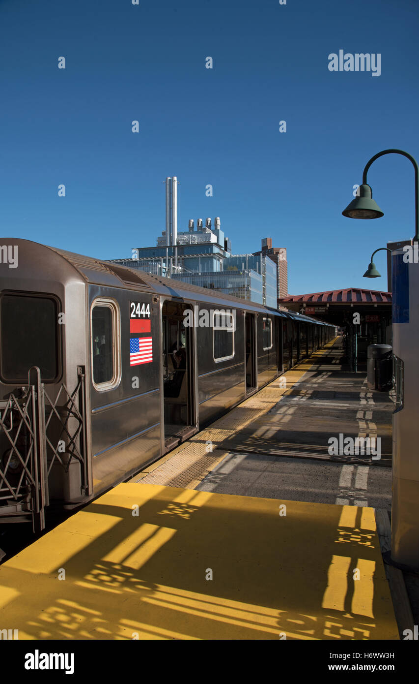 Upper West Side Manhattan New York USA An MTA subway train at the 125th Street railroad station ...