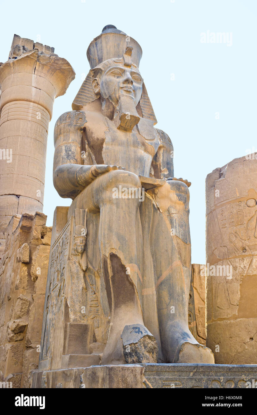Statue of ramesses ii in luxor hi-res stock photography and images - Alamy