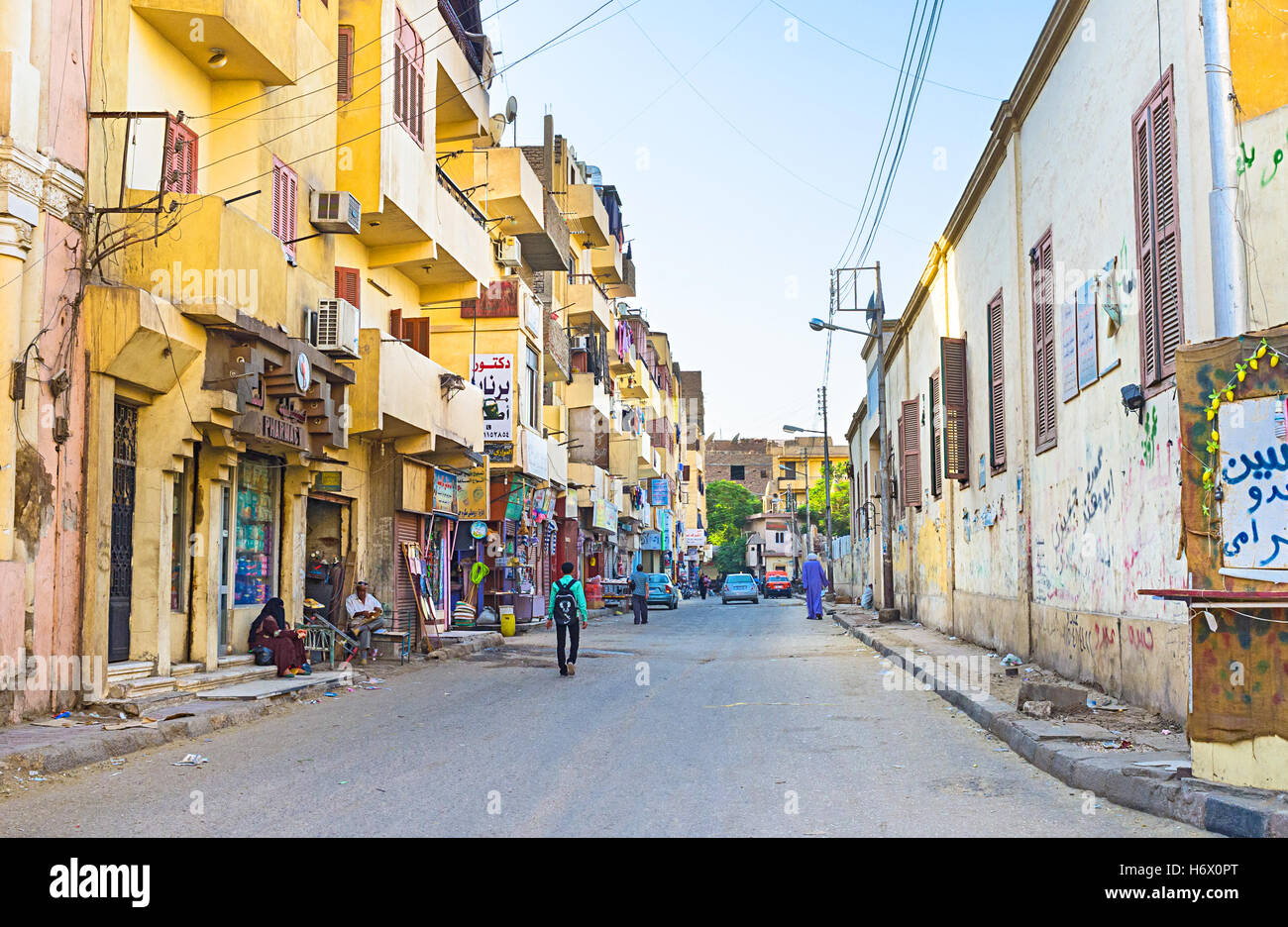 Poor neighborhood hi-res stock photography and images - Alamy