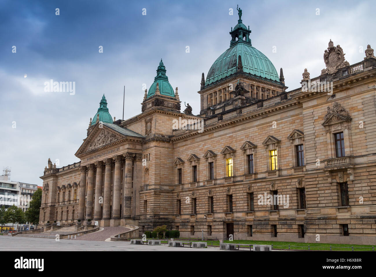 Historic courthouse buildings hi-res stock photography and images - Alamy
