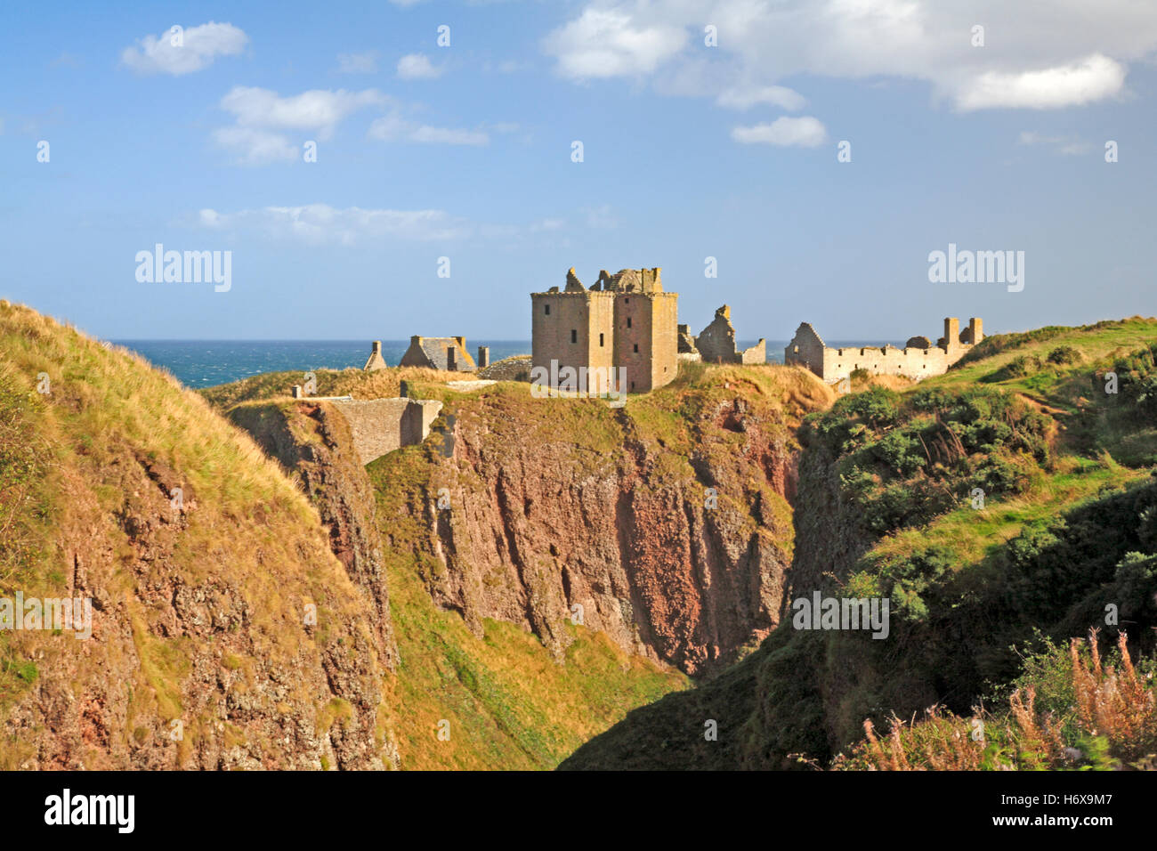 Ruins on the coastal cliffs hi-res stock photography and images - Alamy