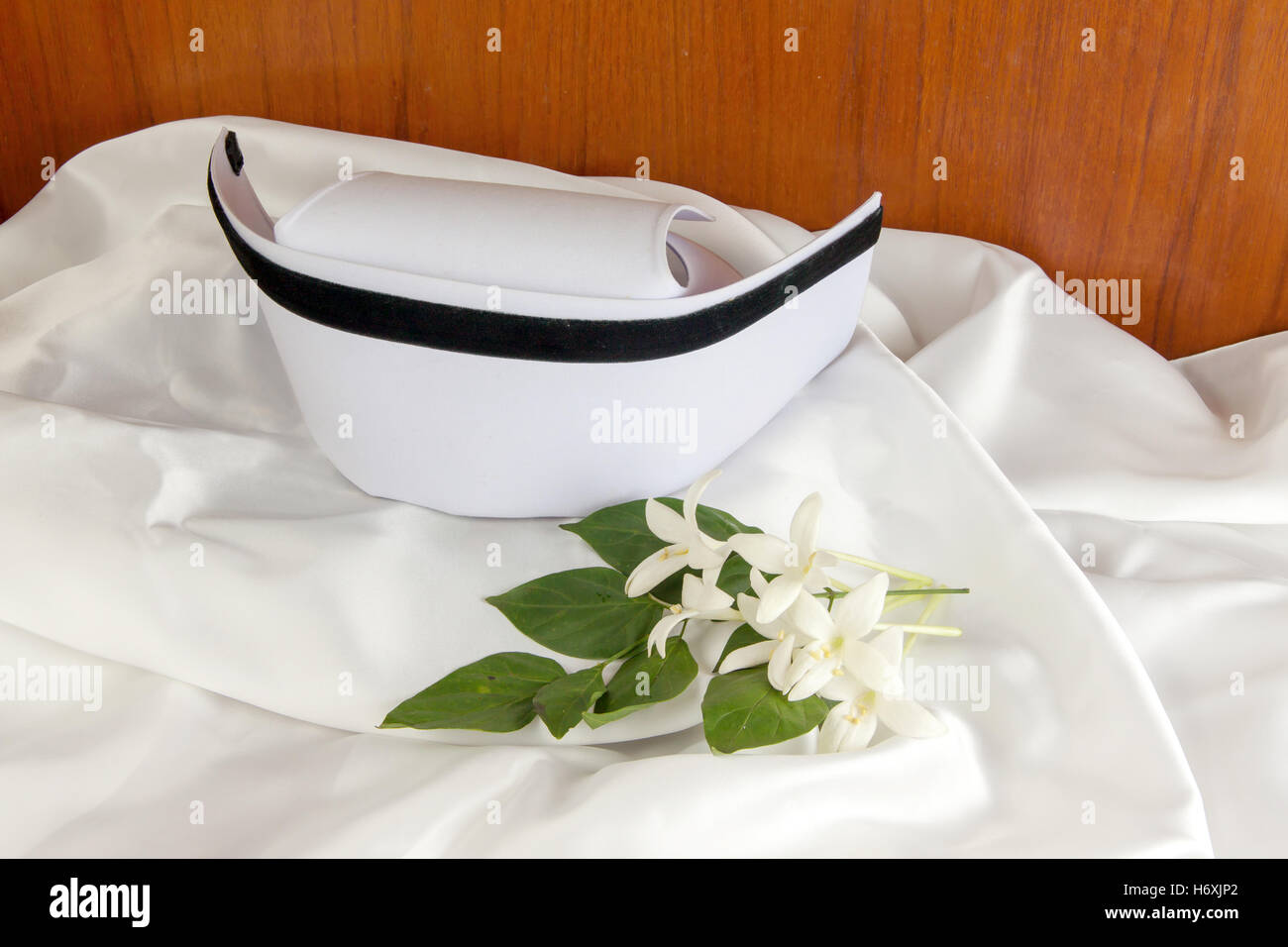 Nurses hat hi-res stock photography and images - Alamy