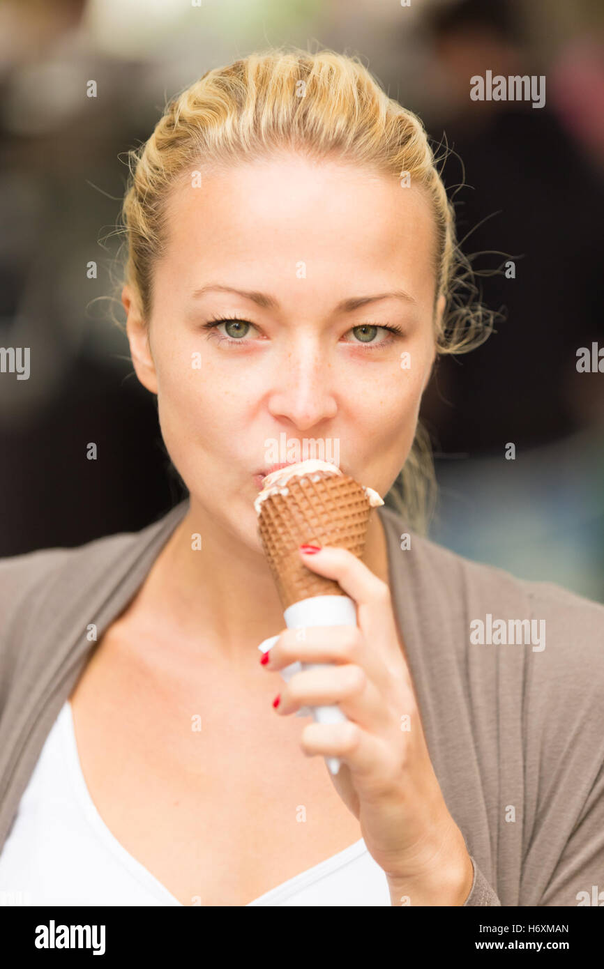 woman laugh laughs laughing twit giggle smile smiling laughter ...