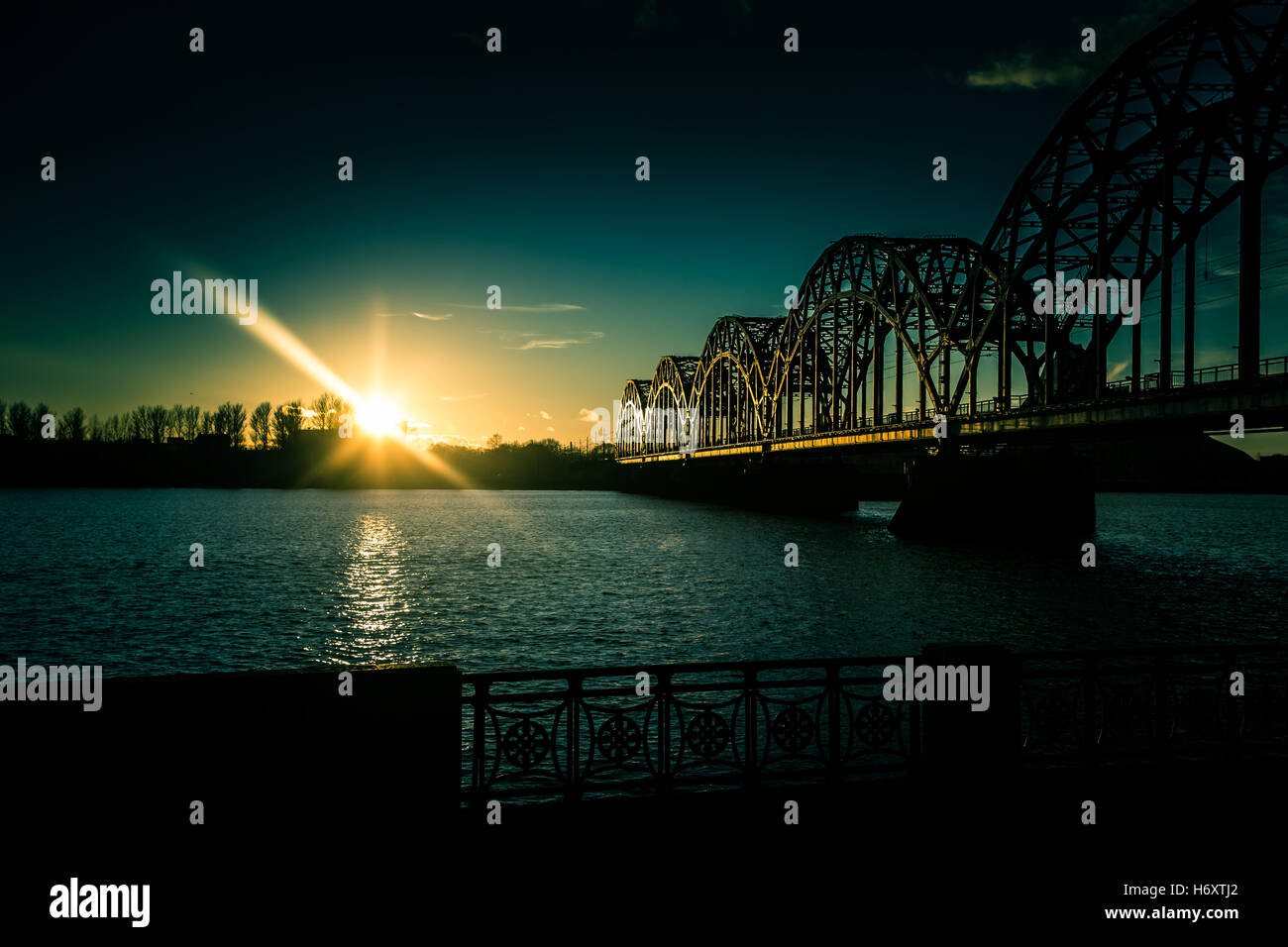 Historic green iron bridge hi-res stock photography and images - Alamy