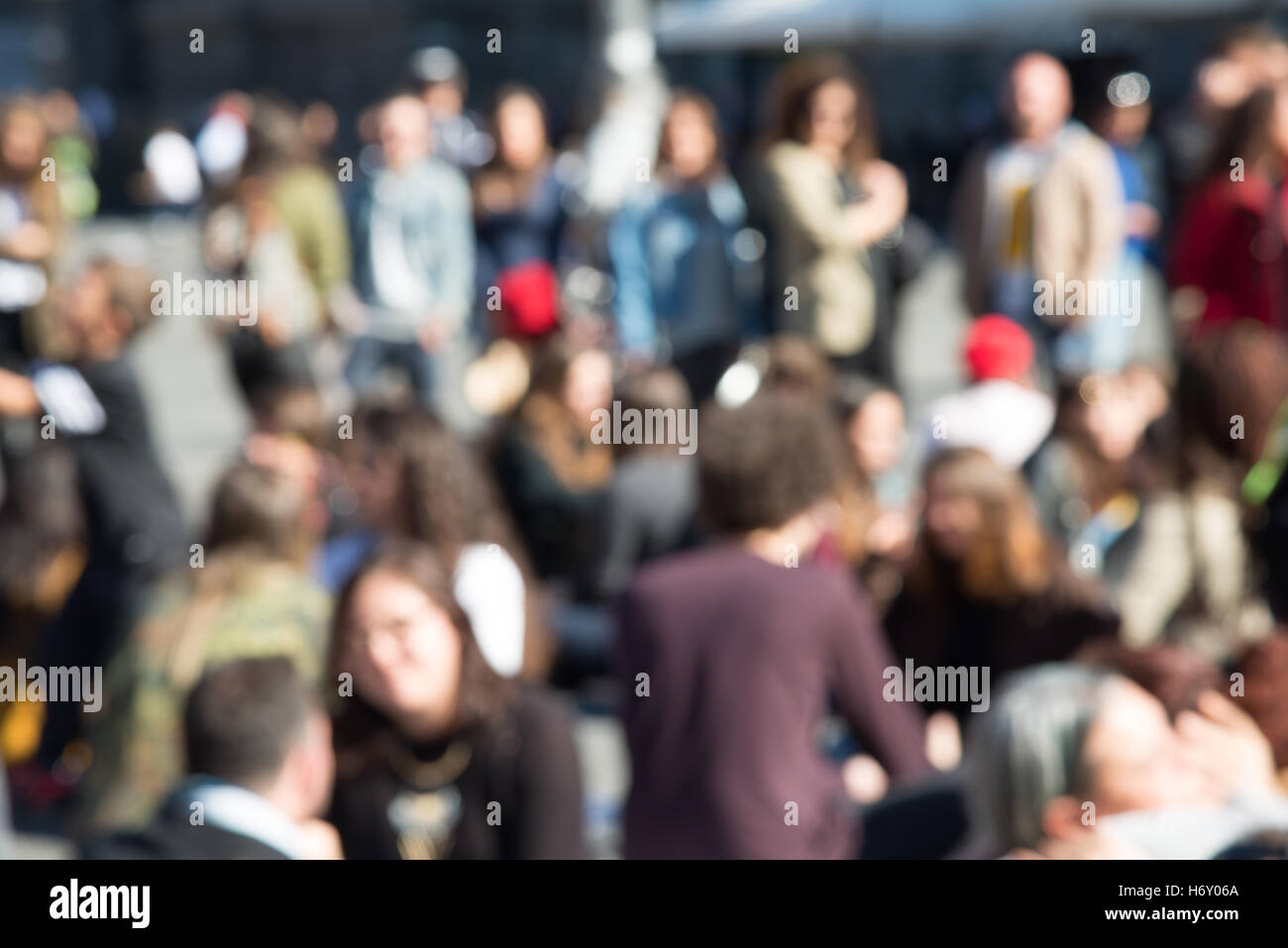 Person in crowd focus hi-res stock photography and images - Alamy