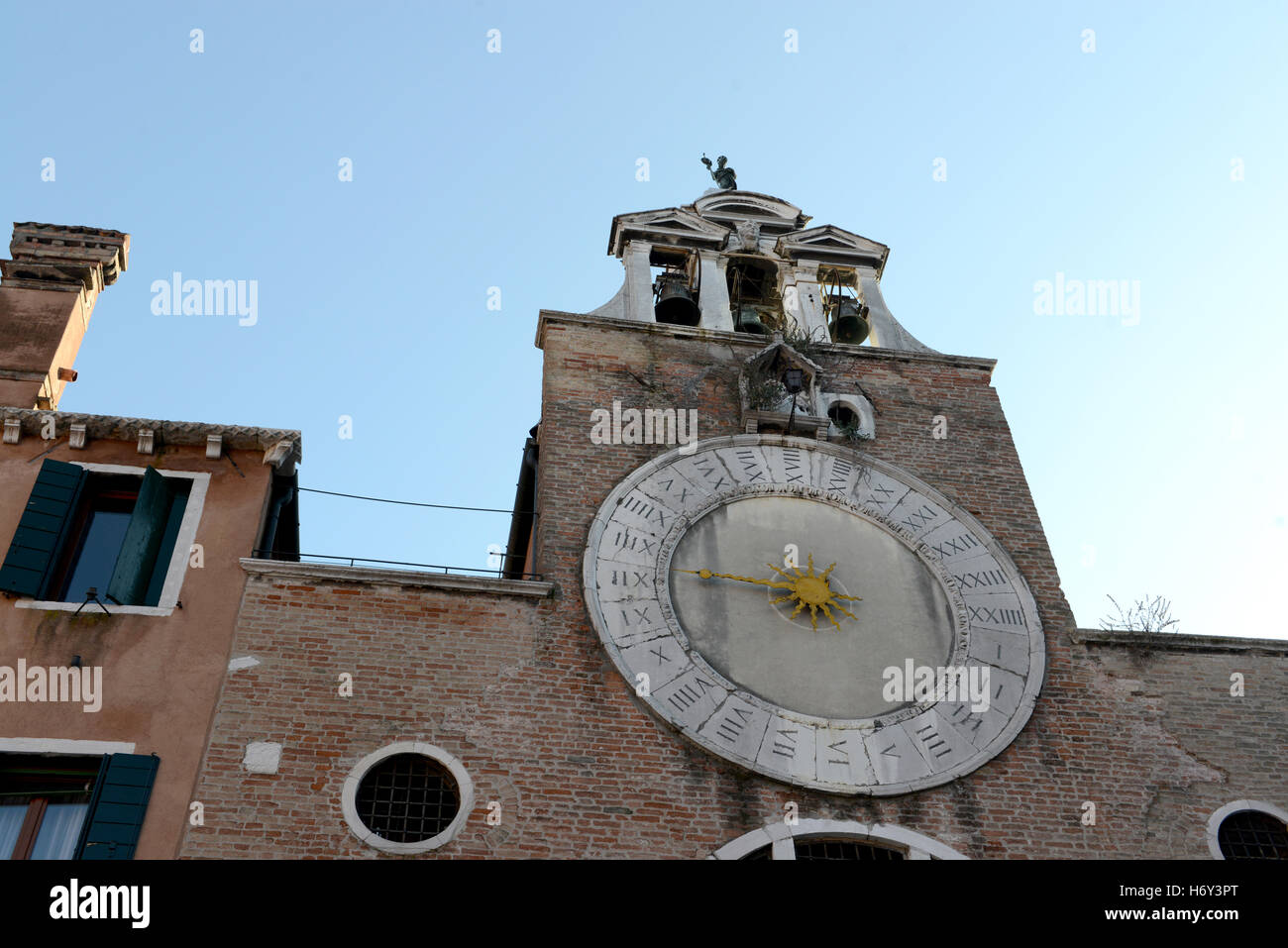 Ancient clock hi-res stock photography and images - Alamy