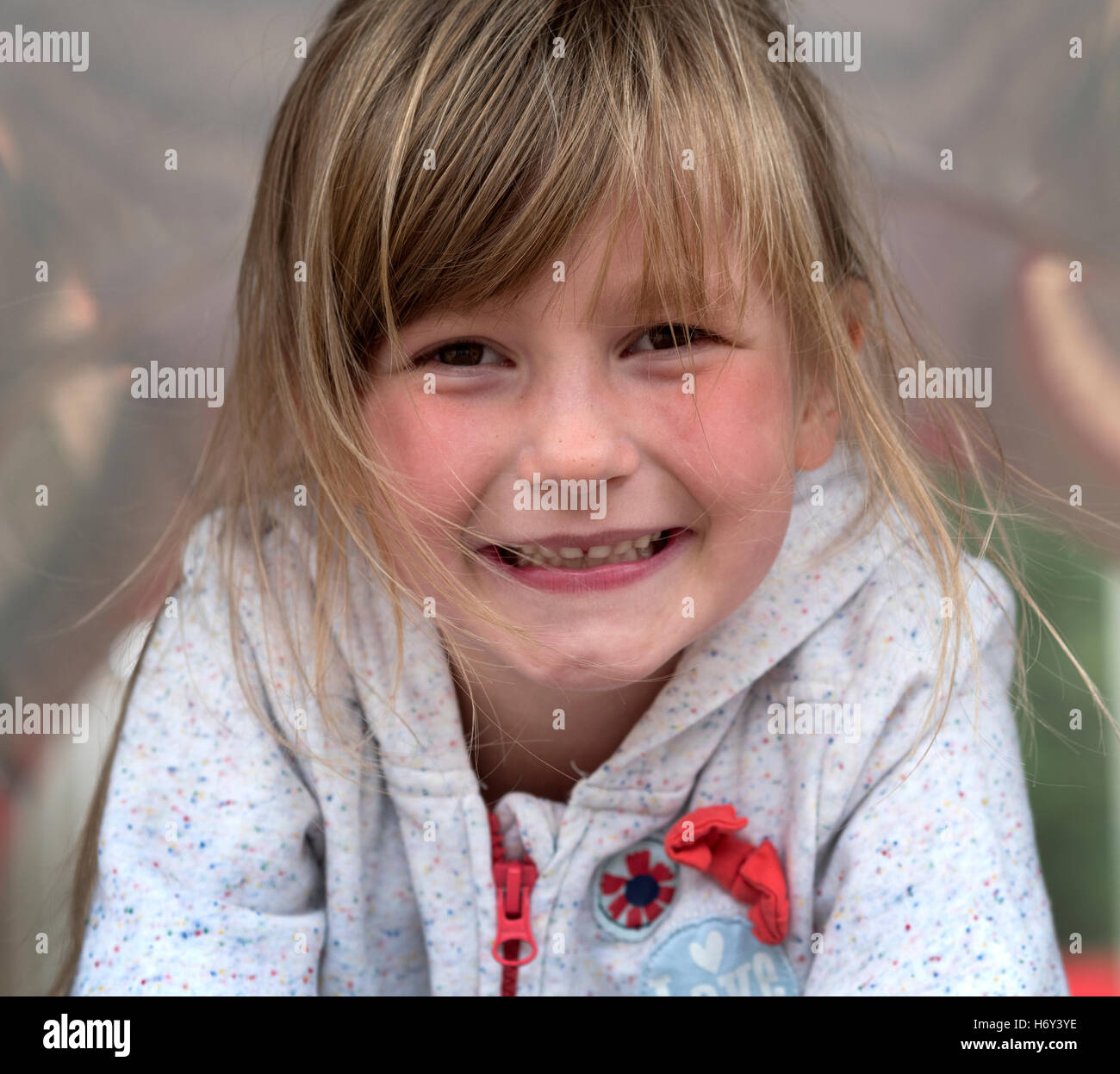 Happy 6 year old girl hi-res stock photography and images - Alamy