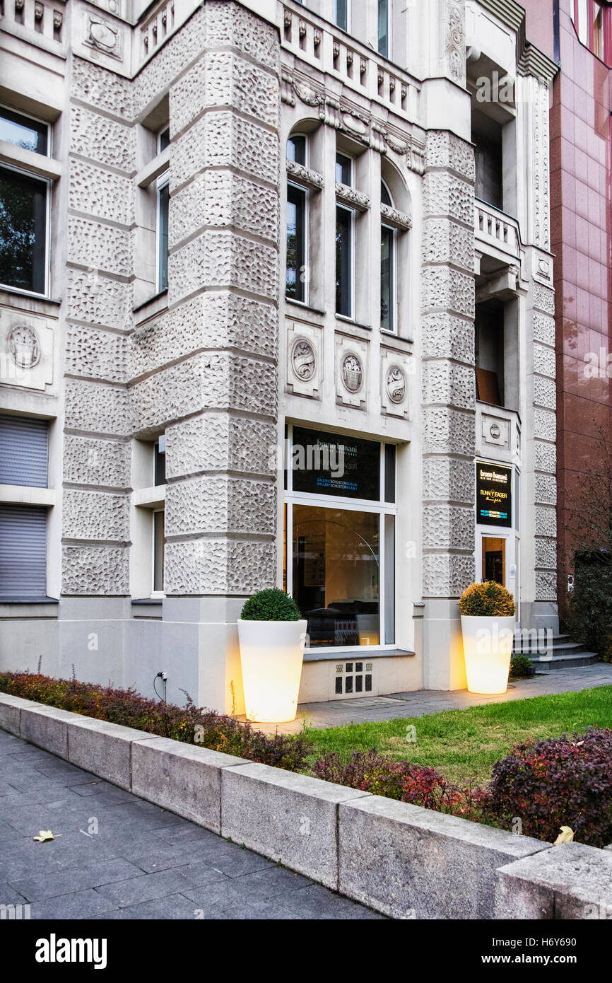 Schuster gallery hi-res stock photography and images - Alamy