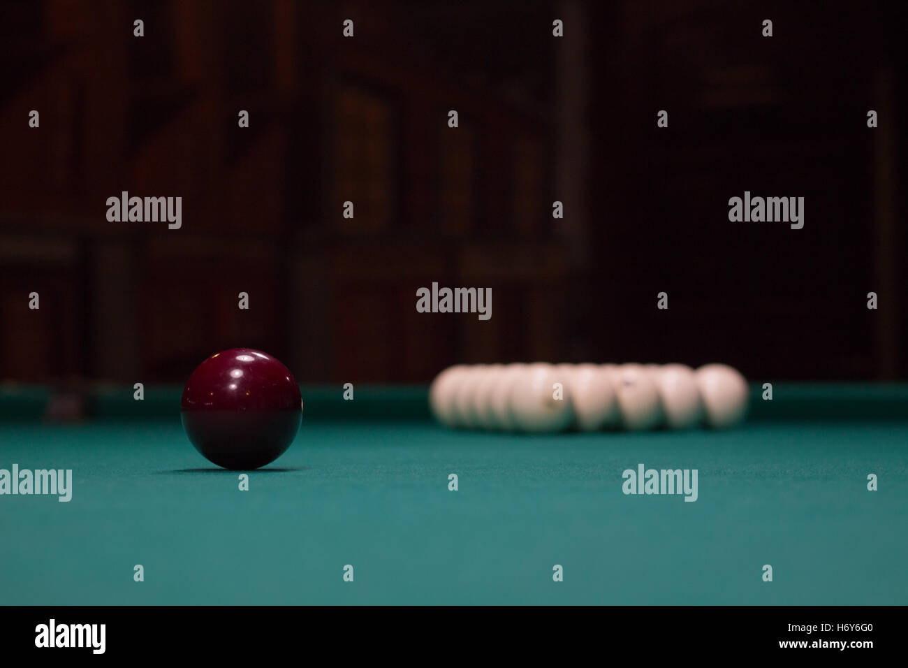 Red pool table cloth hi-res stock photography and images - Alamy