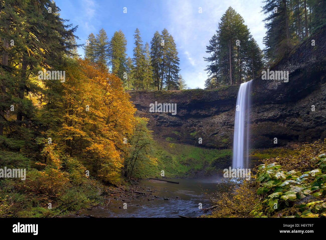 Falls Colors at South Falls in Silver Falls State Park Stock Photo - Alamy
