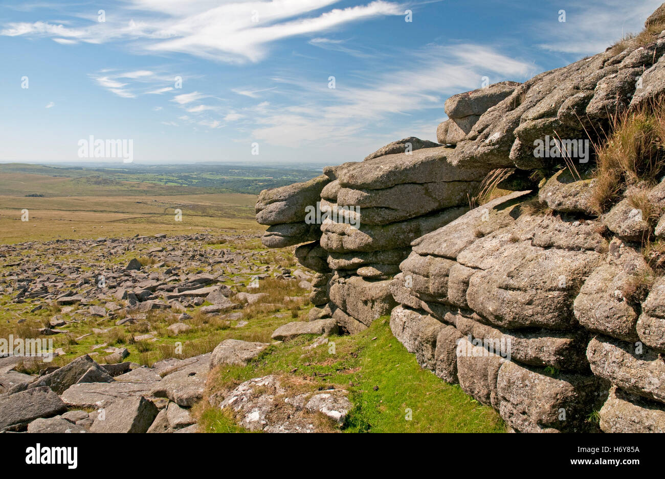 Impressive moorland scenery at Great Mis Tor on Dartmoor Stock Photo ...