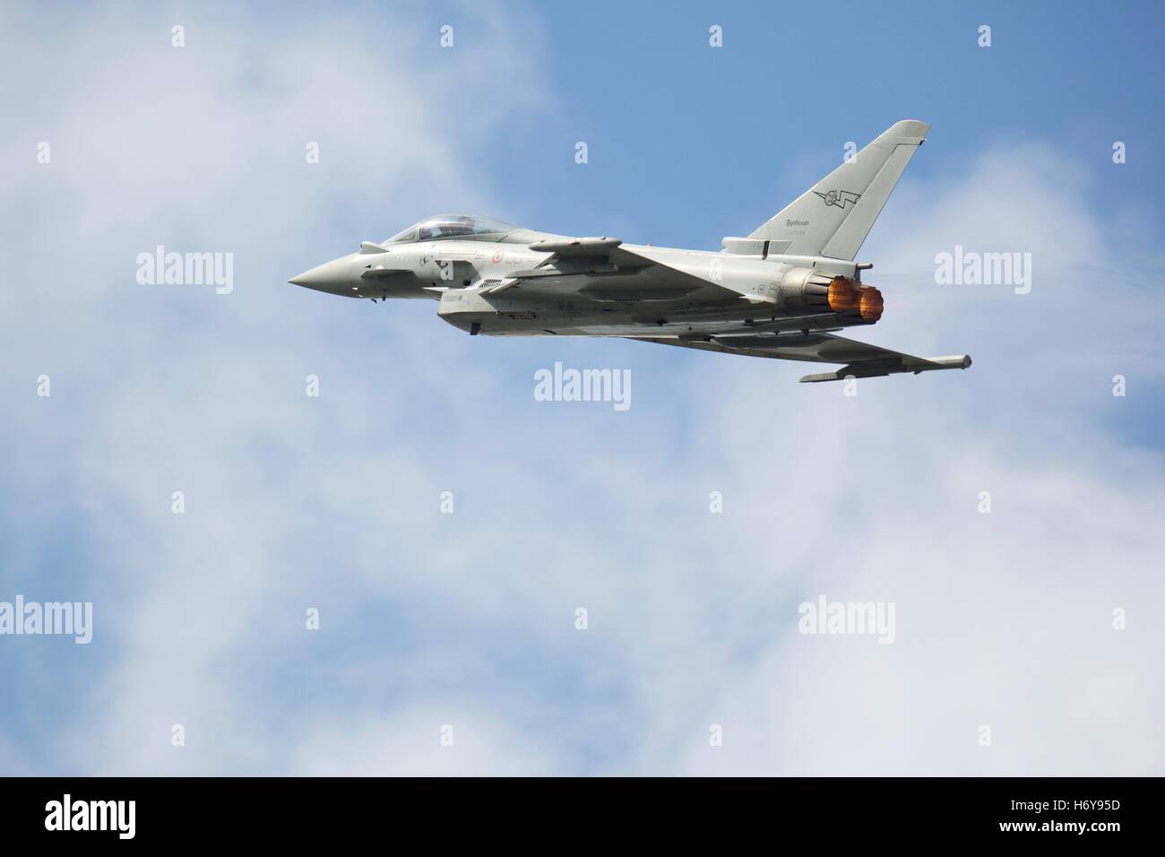 Eurofighter ef 2000a typhoon hi-res stock photography and images - Alamy