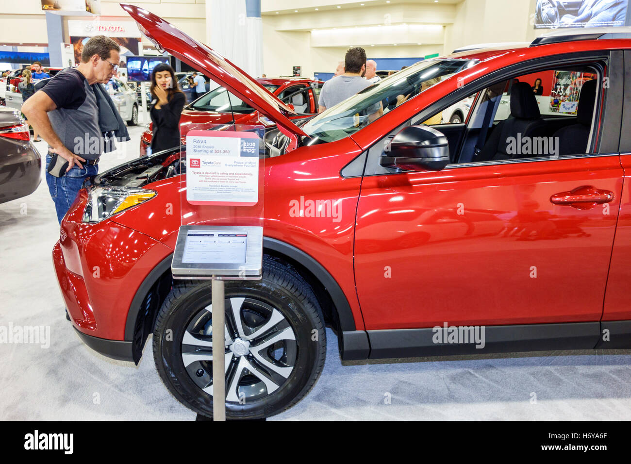 Male models on beach hi-res stock photography and images - Alamy