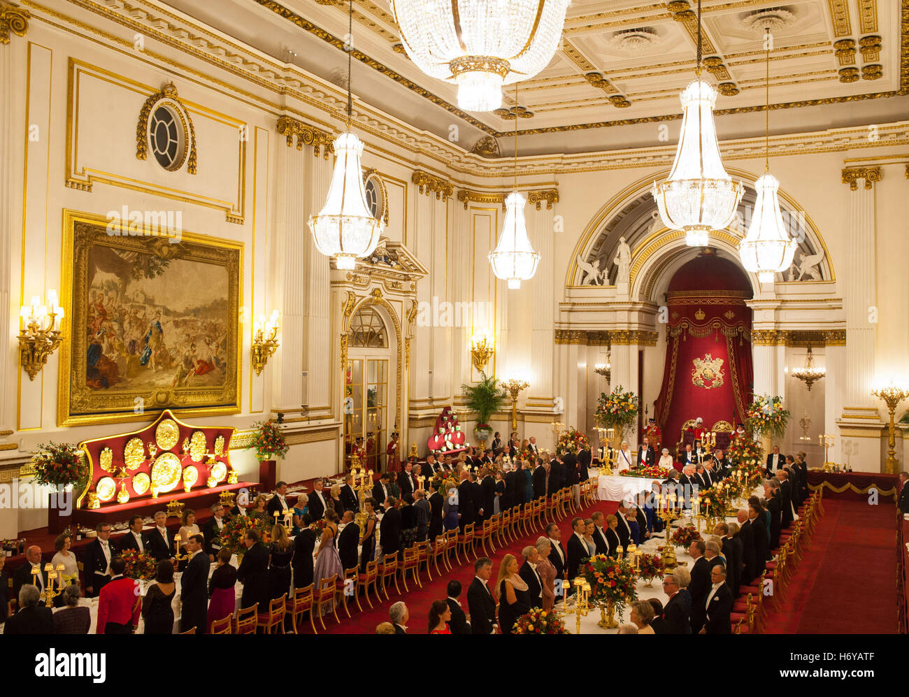 Guests at a State Banquet at Buckingham Palace in London attended by ...