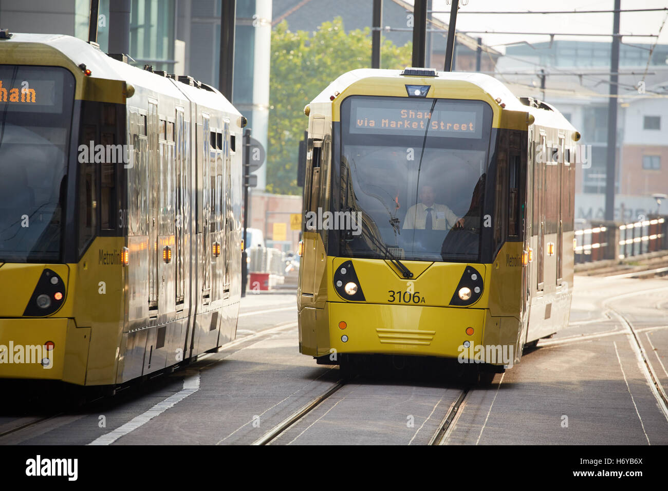 Manchester Metrolonk trams passing Approaching the second crossing ...