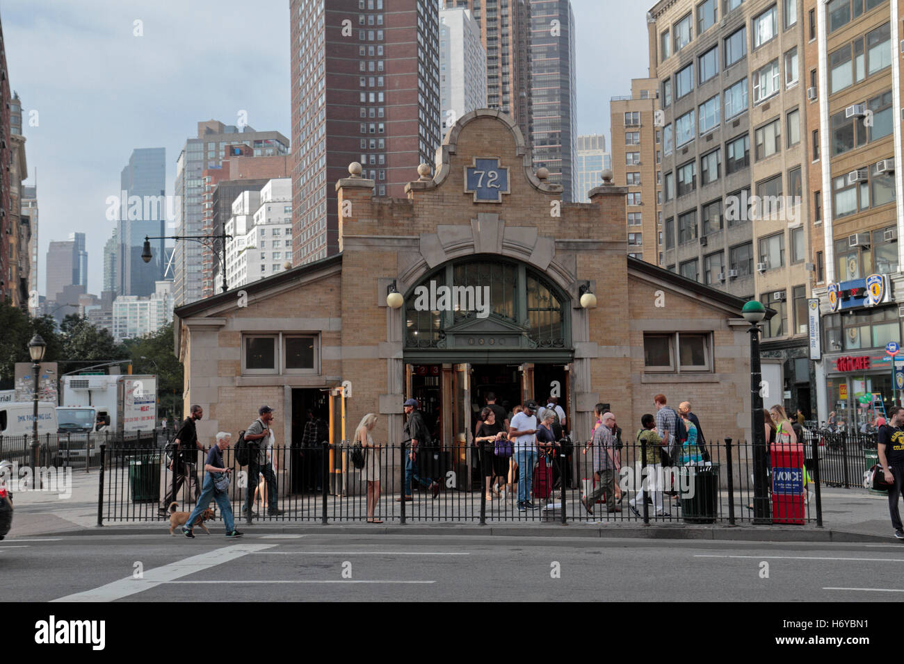 72nd street hi-res stock photography and images - Alamy