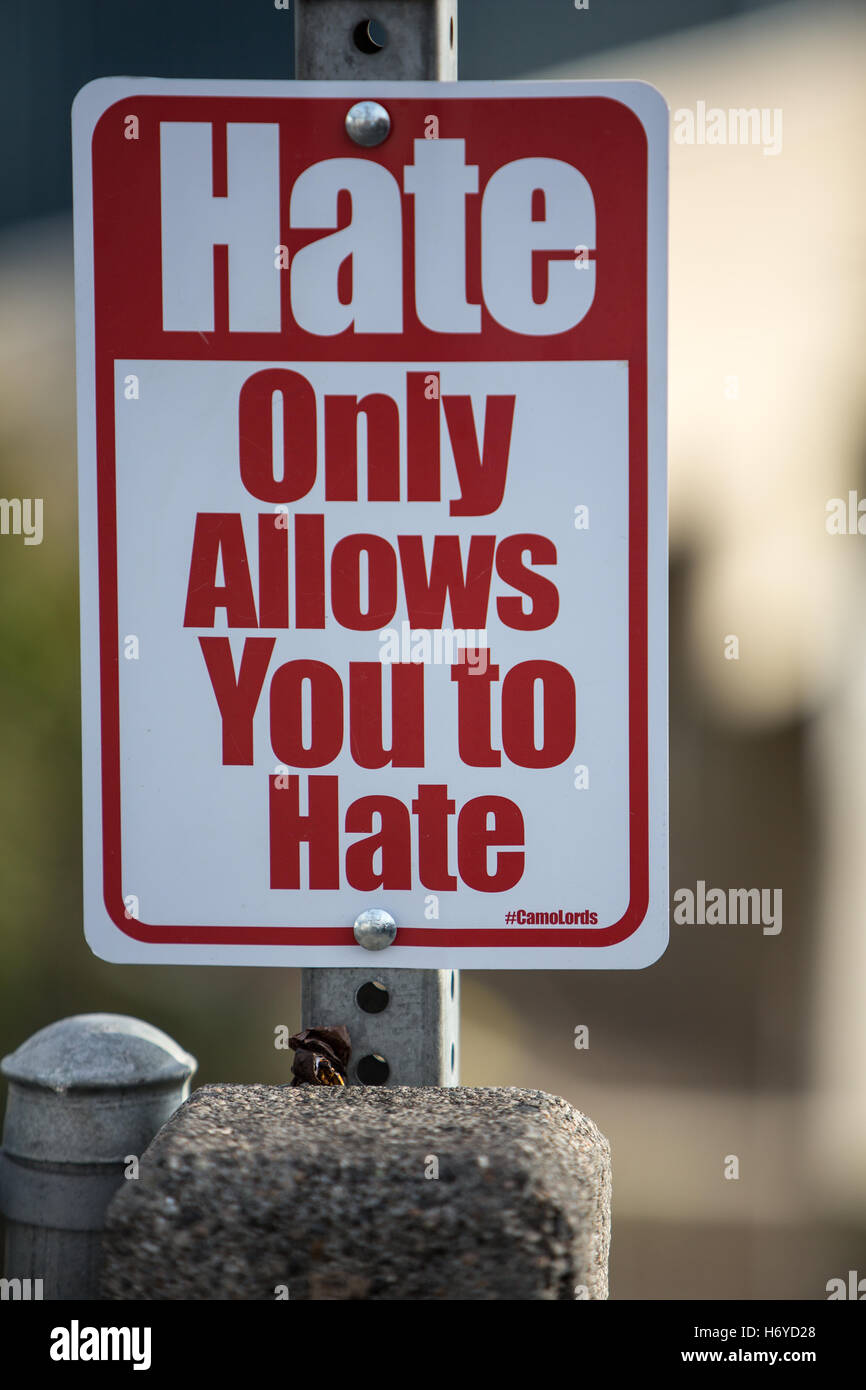 Hating sign hi-res stock photography and images - Alamy