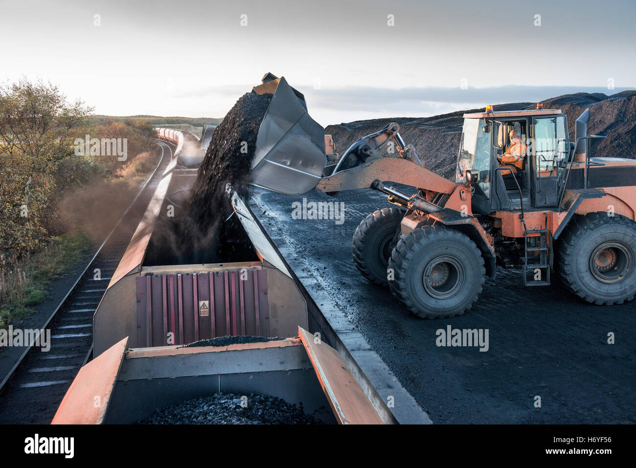 Loading Freight Train Stock Photos & Loading Freight Train Stock Images ...