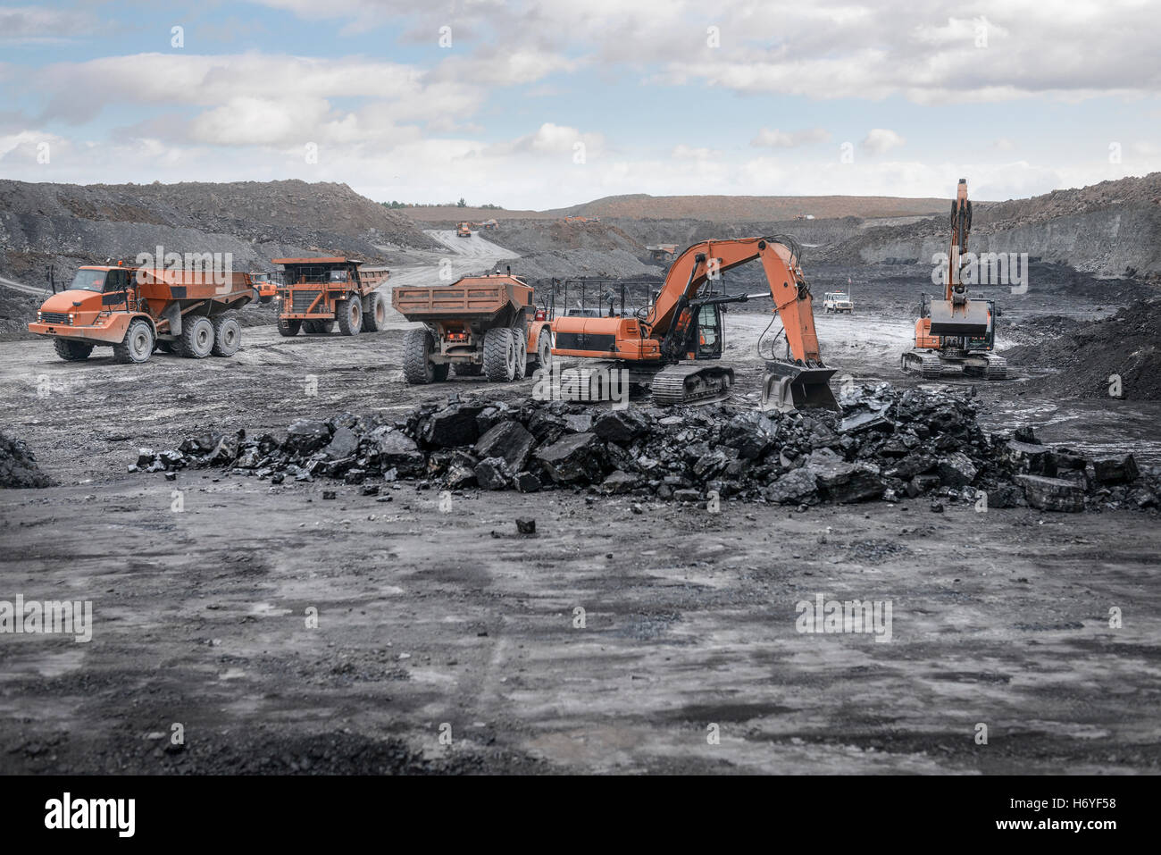 Surface Mining Machines High Resolution Stock Photography and Images ...