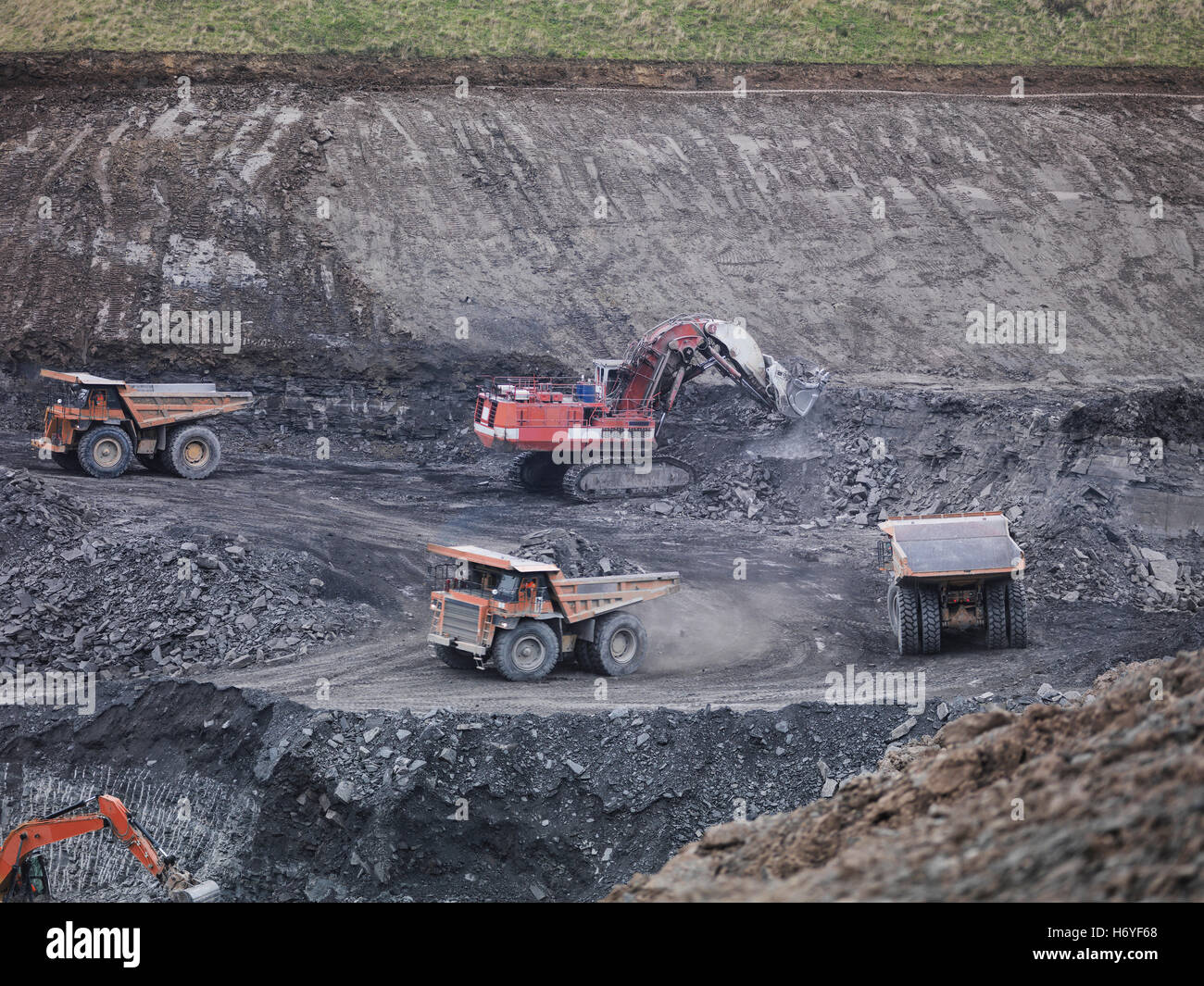 Mining hard work hi-res stock photography and images - Alamy
