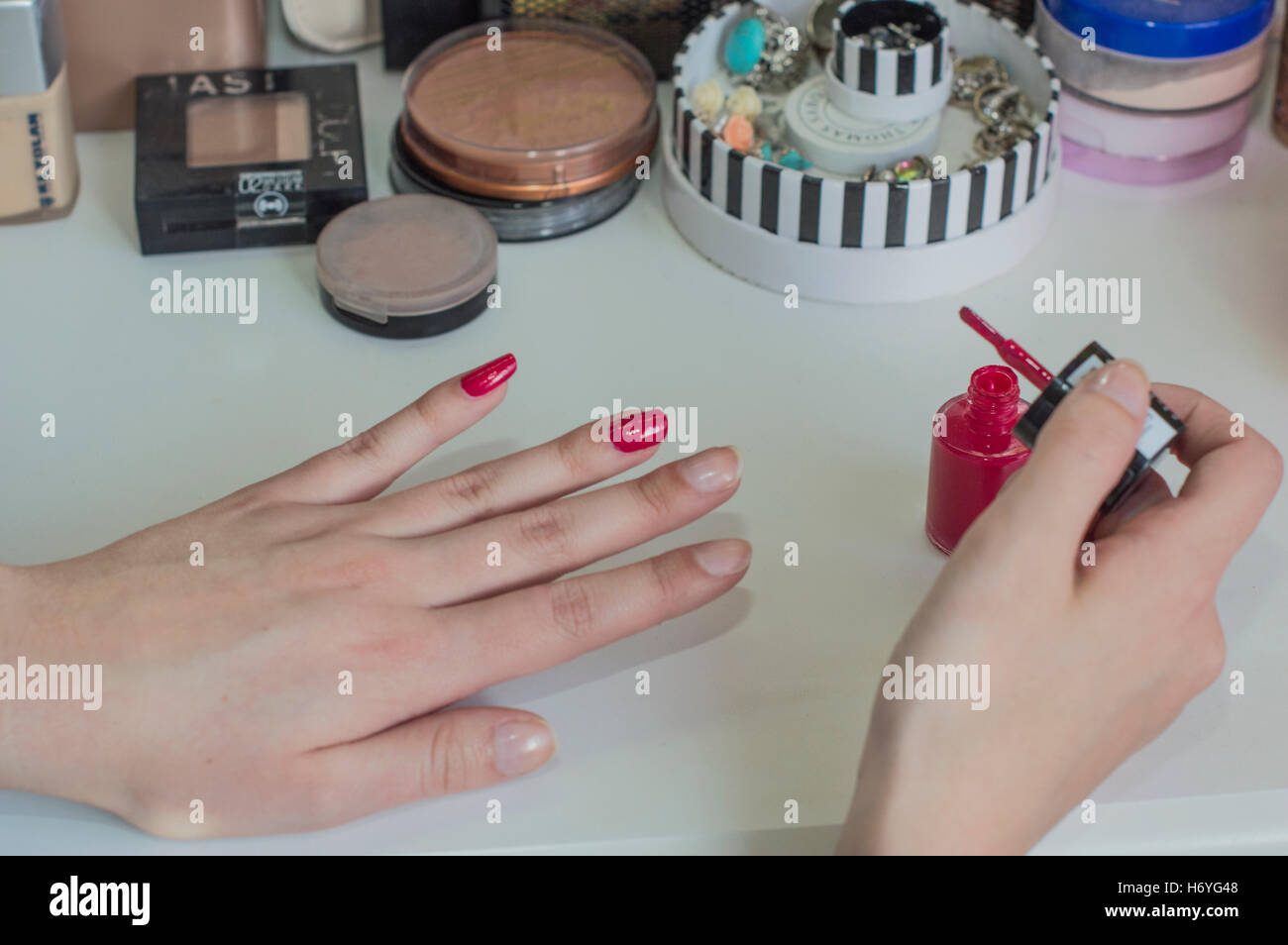 Pretty nails hi-res stock photography and images - Alamy