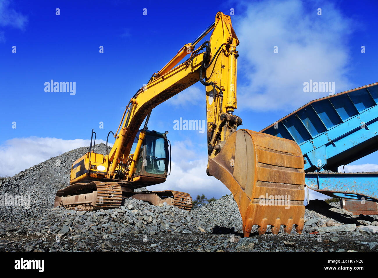 Quarry vehicle hi-res stock photography and images - Alamy