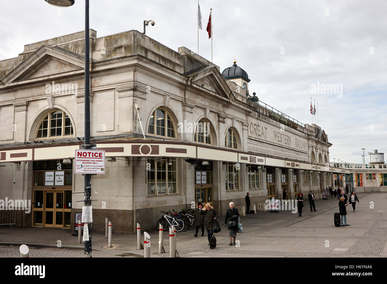 Cardiff central station hi-res stock photography and images - Alamy