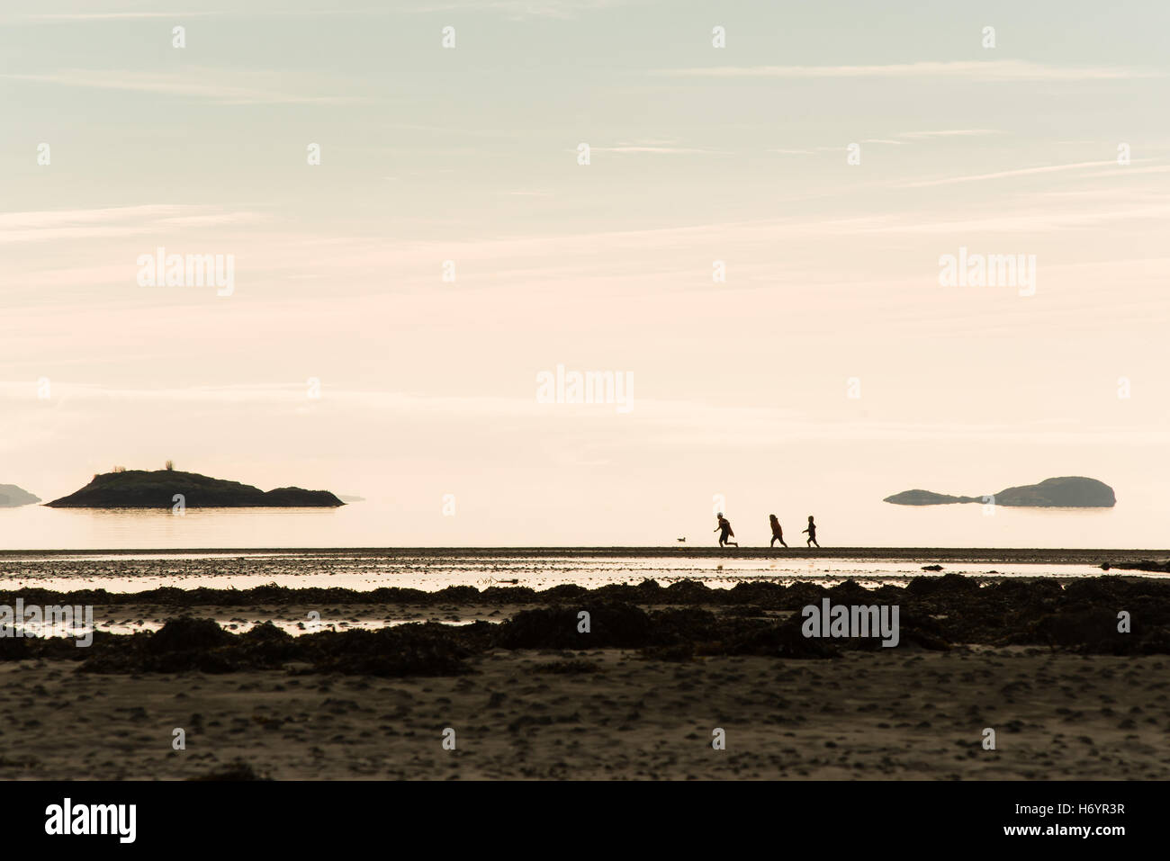 Children silhouette running hi-res stock photography and images - Alamy