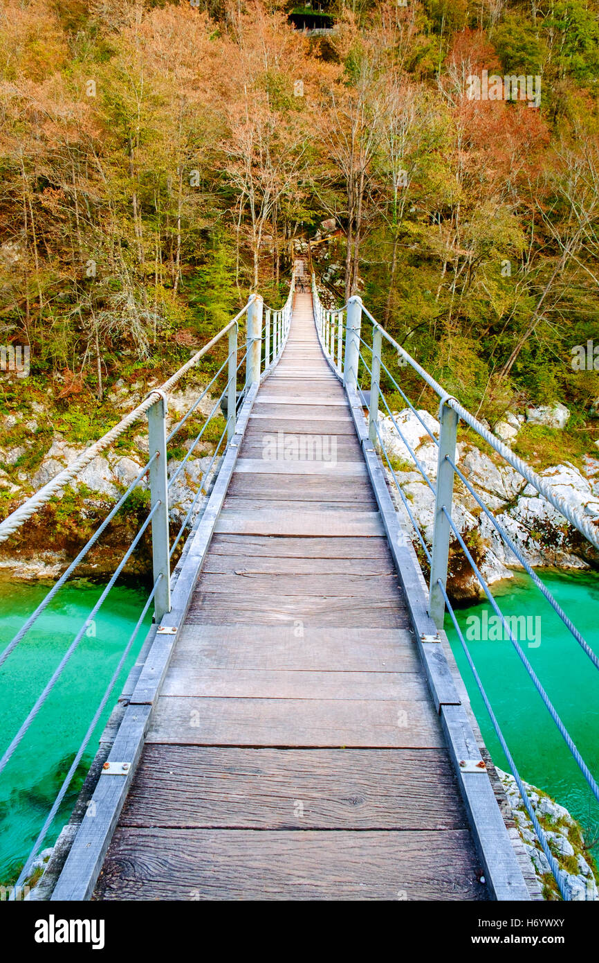 Suspended wooden bridge over river hi-res stock photography and images ...
