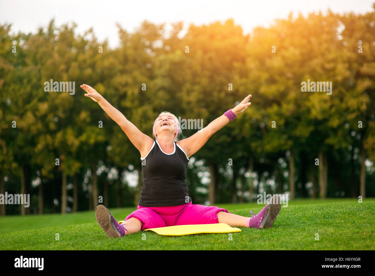 Outstretched arm hi-res stock photography and images - Alamy