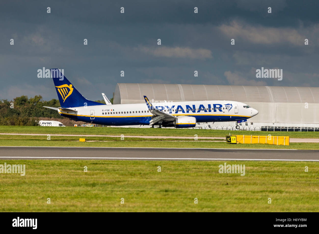 EI-FOB Boeing 737-8AS Ryanair Manchester Airport England Stock Photo ...